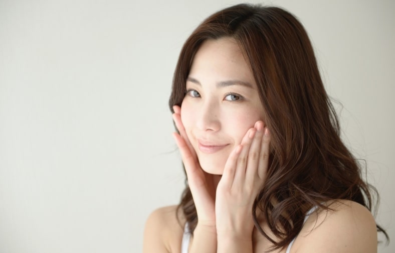 すぐに始めたい! 肌がきれいな人の共通点とは? | ウレハダ ~うれしいお肌、ずっと続く~